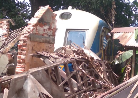 “රුහුණු කුමාරී” අනතුරක - Rata.lk