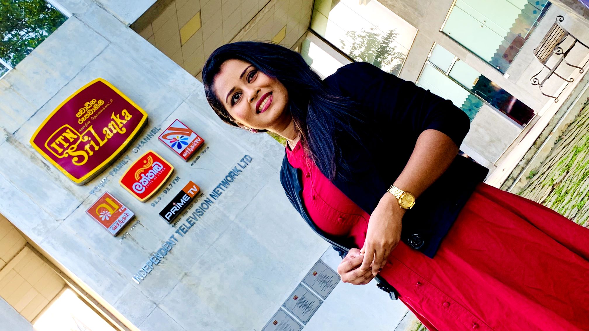 ලිංගික අල්ලස් ඉල්ලන ලොක්කන් නිසා, නිවේදිකවා රස්සාව අතහැර යයි - Rata.lk