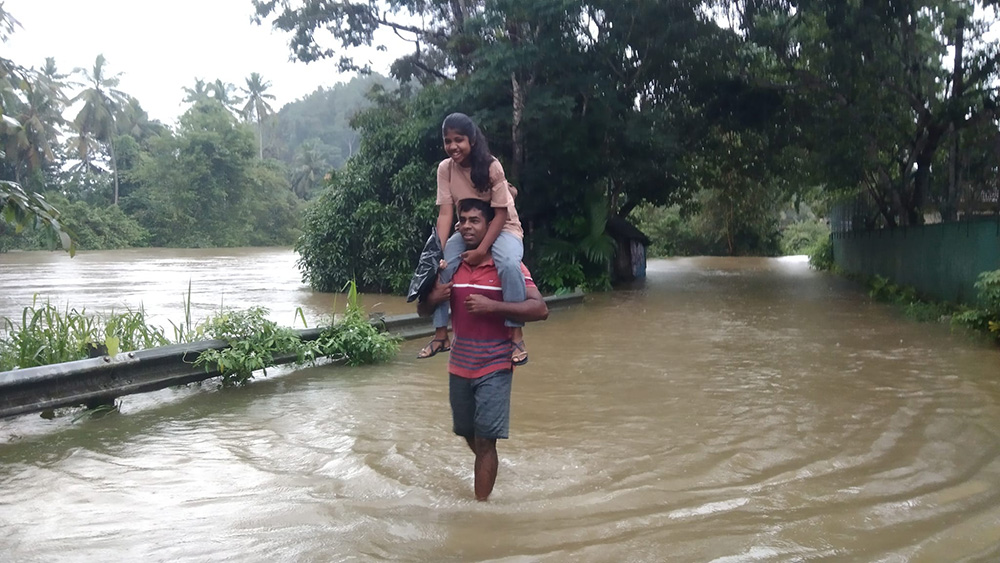 බද්දේගමට මහා ගංවතුරක්. ජනතාවට ඉවත්වන්න යැයි දැනුම් දෙයි - Rata.lk